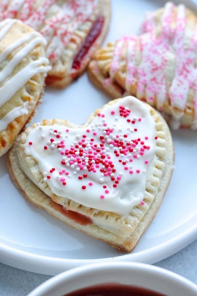 21 Cute Valentine's Day Snacks for School