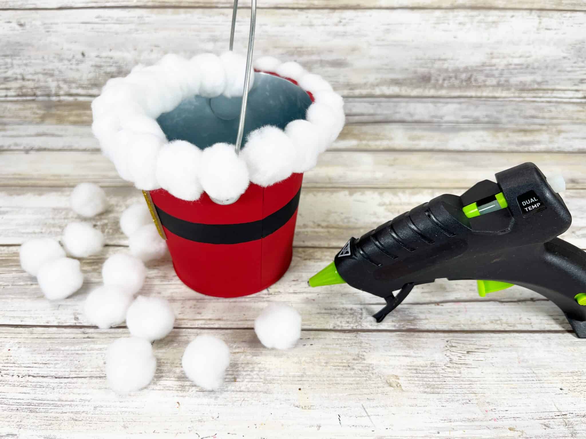 DIY Dollar Store Christmas Bucket List Craft